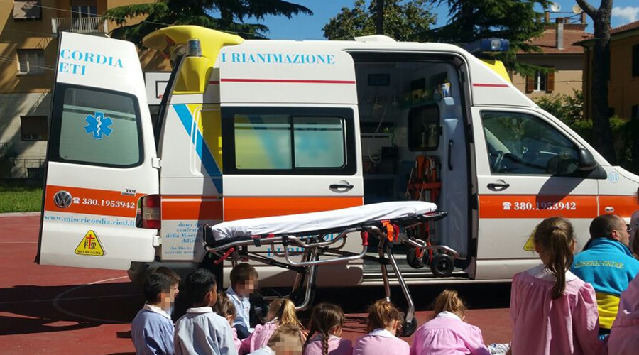 Bambina di anni 2 trasportata d’urgenza all'spedale. Sequestrato Asilo senza licenza e privo dei ...